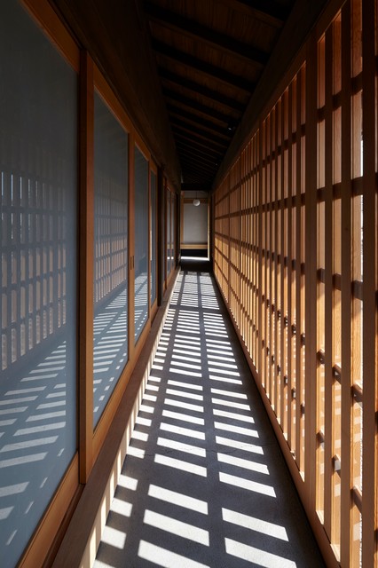 20 Stunning Flooring Ideas for Passages & Hallways