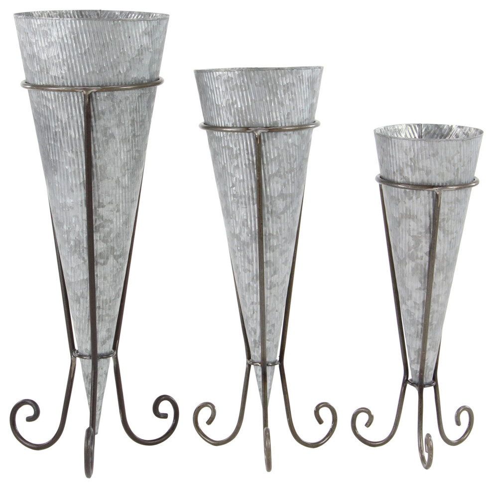 Set Of 3 Farmhouse 22, 26, And 29" Cone-Shaped Iron Planters With Stand ...