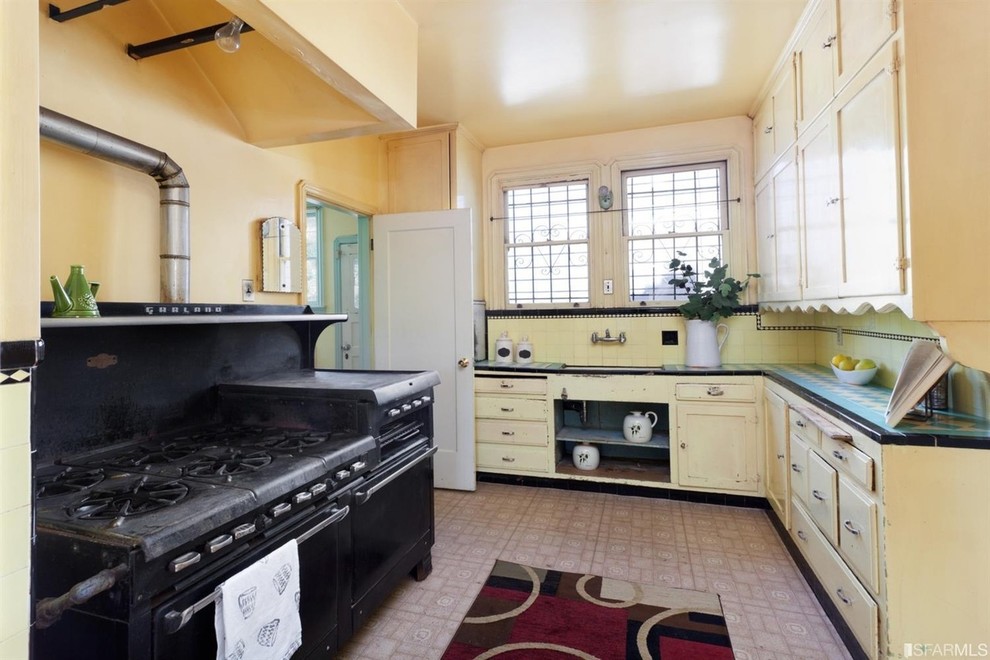 1933 Spanish Mediteranean kitchen time capsule...needs remodel