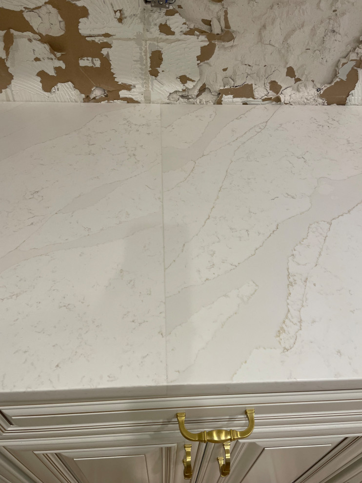 Is this normal? Quartz countertop seam and pattern. | Houzz Forum