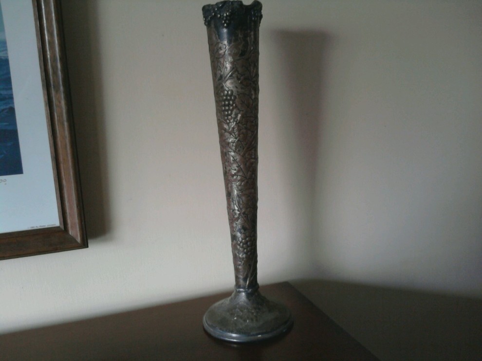 Need help identifying vase