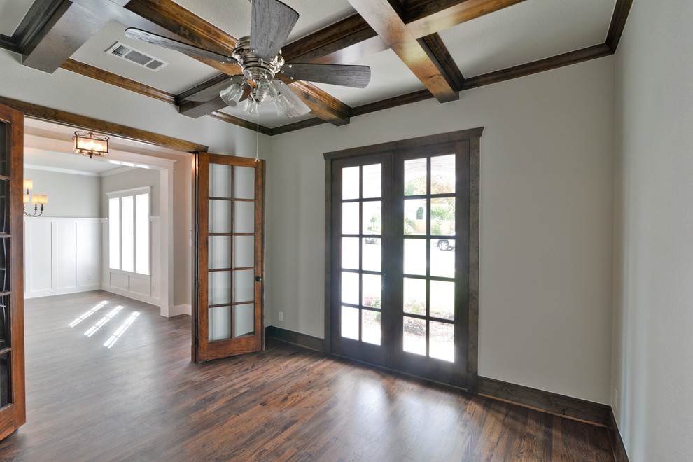 New Vintage Style Home - Traditional - Dallas - by Jobe Homes | Houzz UK