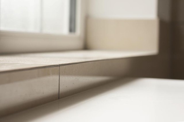 Mitred tile edges (ALWAYS a better look)