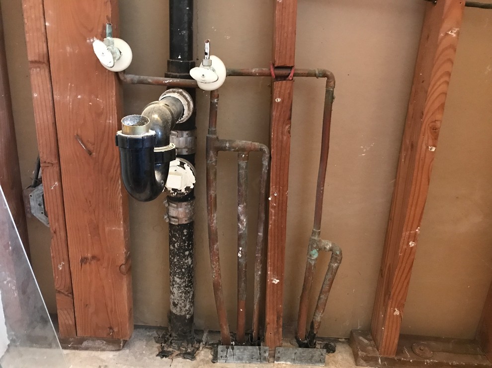 Multiple Pipes Connect to Sink