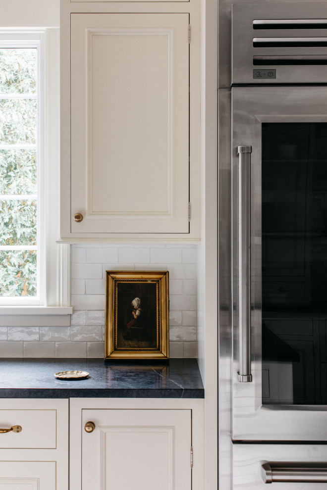 Midwestern Heirloom - Kitchen - Chicago - by TKS Design Group | Houzz