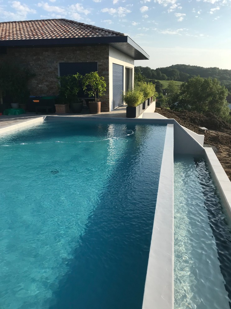 Villa M Urrugne - Pool - Bordeaux - by Stéphane Cividini Architecte | Houzz
