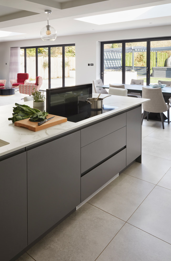 Bovingdon - A contemporary handleless open plan kitchen - Contemporary ...