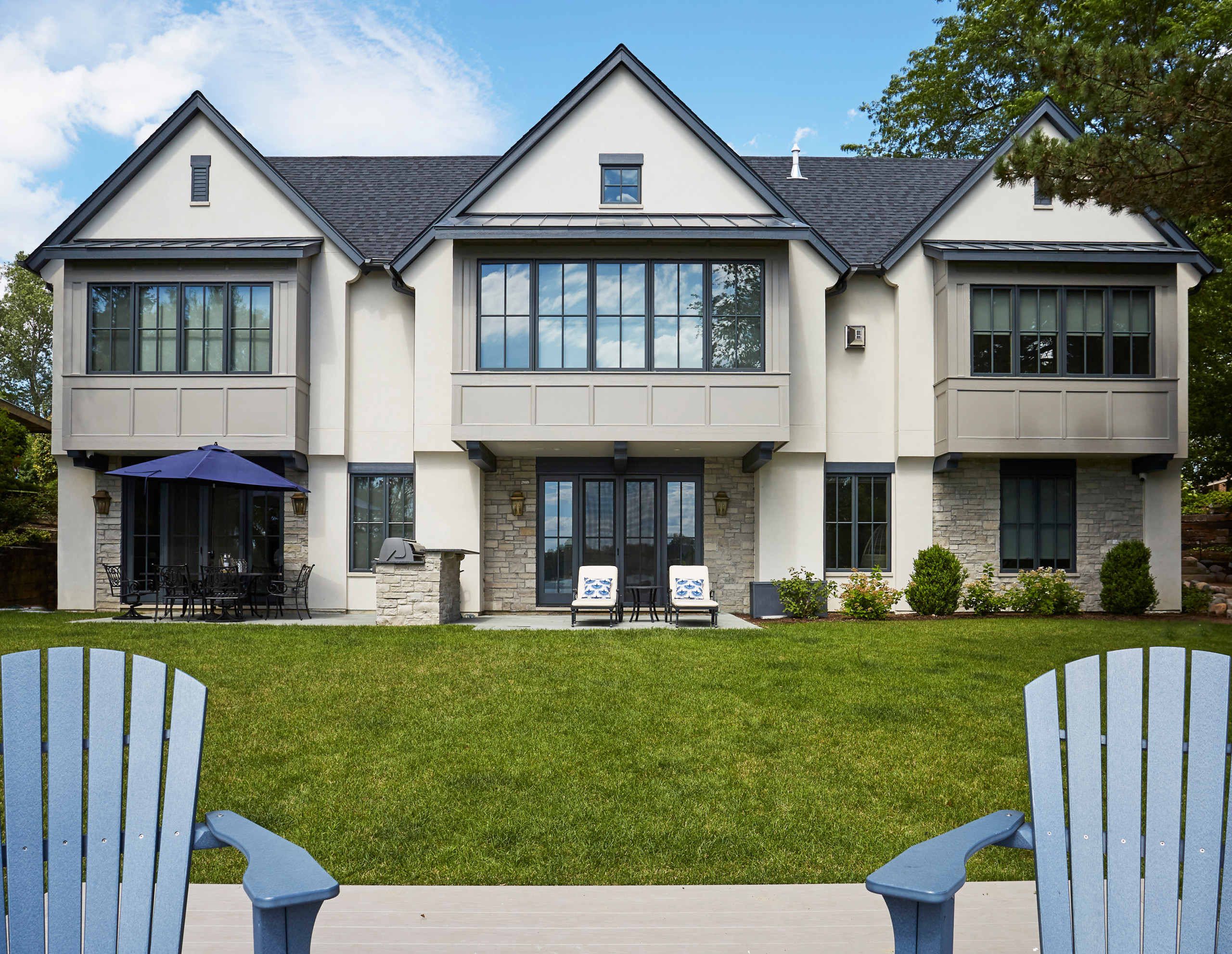 Houzz Tour: 1970s Style Influences a Lakefront Home