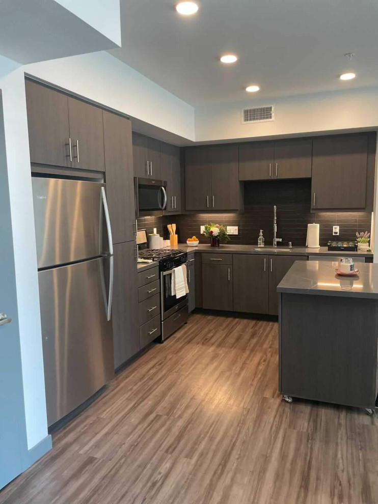 Small Functional kitchen - Modern - Kitchen - San Diego - by Cali Dream ...