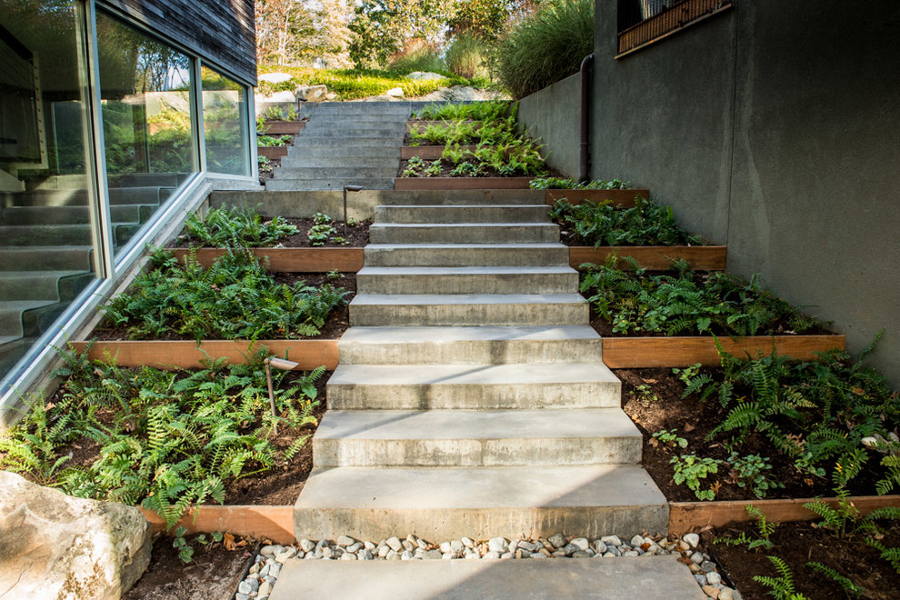 Create Garden Mystery With a Zigzag Path