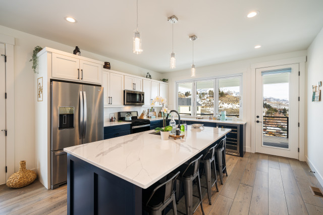 Modern Blue Lake House on Lake Chelan - Modern - Kitchen - Seattle - by ...