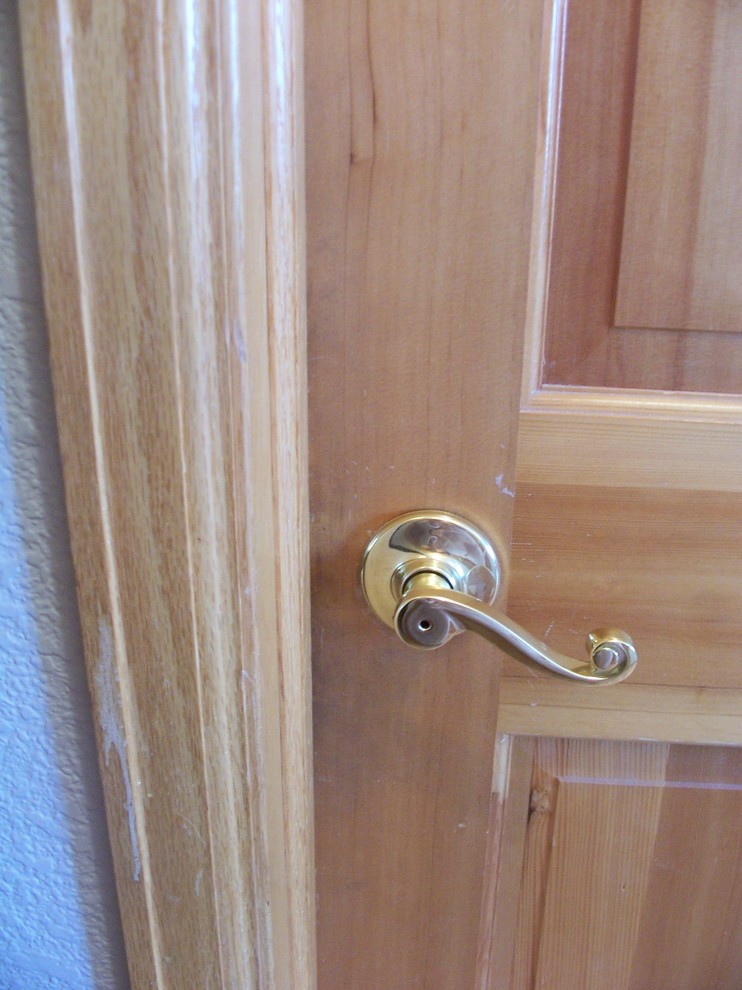 Updating 1999 home - Paint golden oak door trim and baseboard molding?