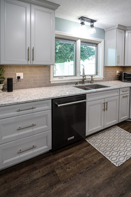 Waypoint Light Gray Kitchen Cabinets and Eternia Quartz Countertops ...