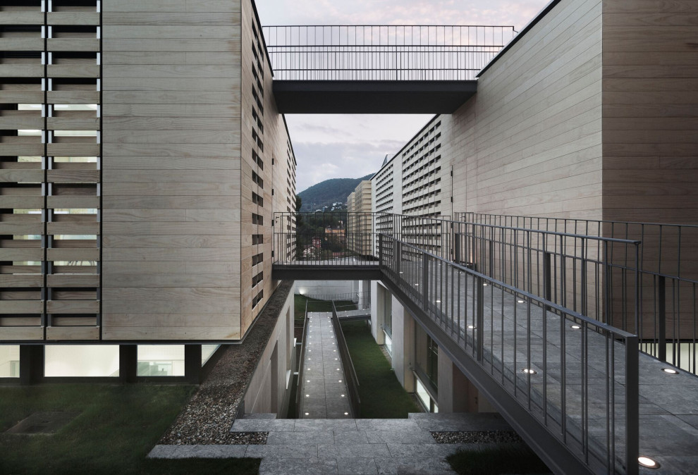 Oak House School (Barcelona, Spain) - Accoya - Modern - Barcelona - by ...