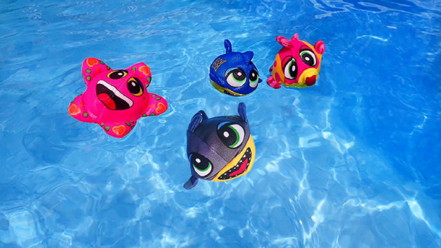 4-Piece Pink and Blue Fish Splasher Bombs Outdoor Pool Game Set - Beach ...