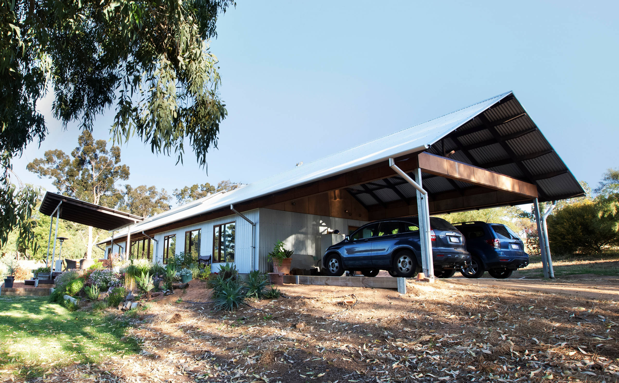 Houzz Tour: Australian Shearing Shed Inspires a Family Home