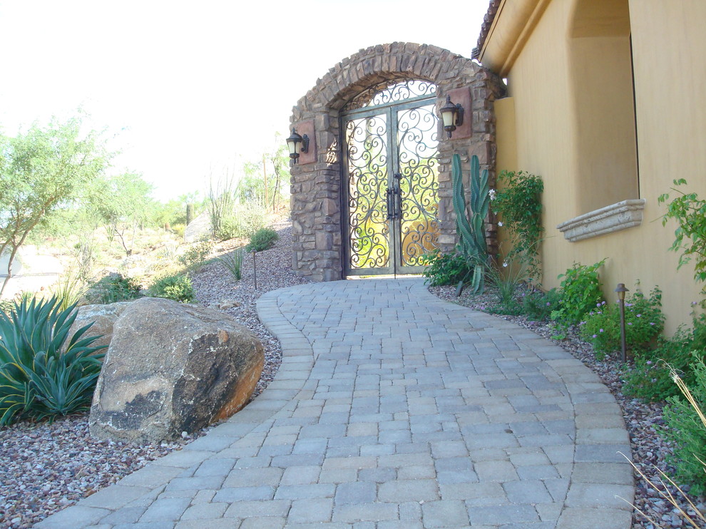 Walkway - Mediterranean - Phoenix - by Giardinello Landscape & Design ...