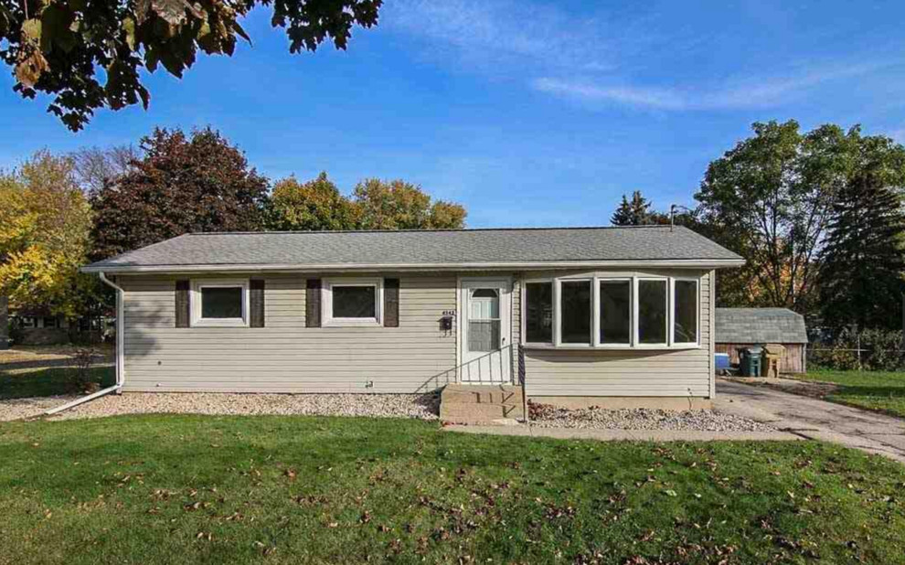 Help this Sad Little Ranch House!