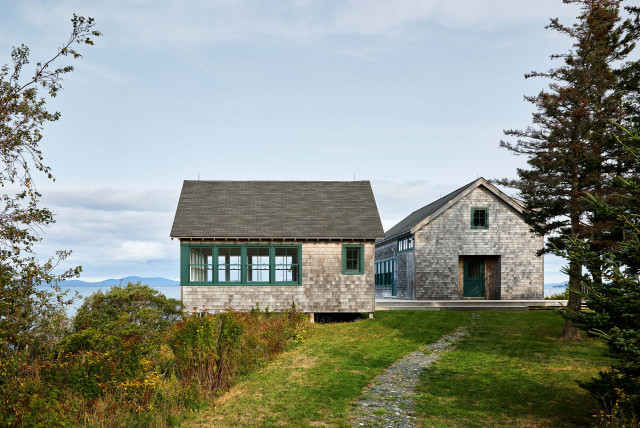 Houzz Tour: Camp-Like Family Compound Off the Maine Coast