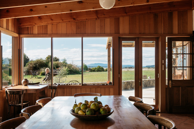 Houzz Tour: A Rustic Family Home Rebuilt After a Devastating Bushfire ...