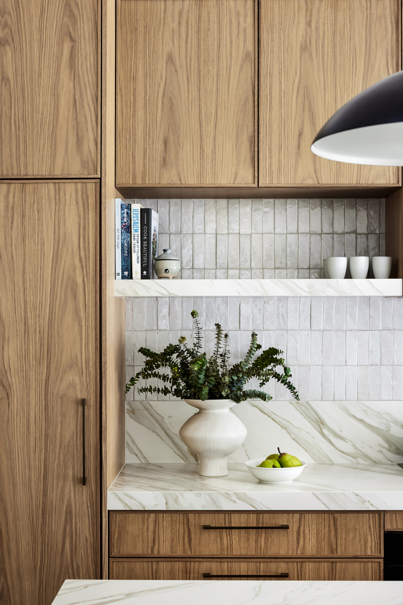 Houzz Tour: A Dark, Chilly Home Made Warm and Inviting | Houzz IE