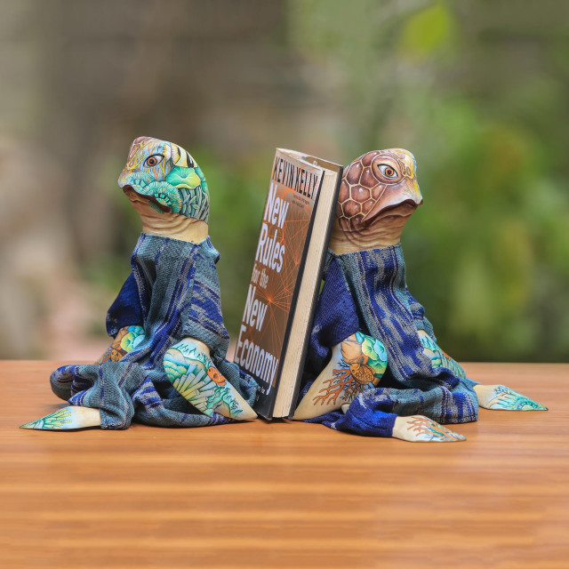 Turtles Like To Read Wood Bookends - Beach Style - Bookends - by NOVICA ...