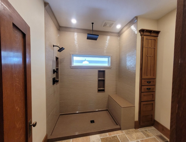 The Onyx Collection Shower in Bamboo and Florentine - Classique - Salle ...