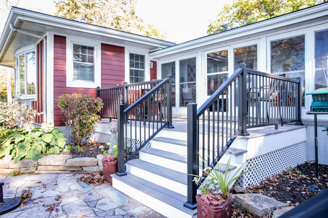 James Hardie Lap Siding (Color: Countrylane Red / Trim Color: Arctic ...