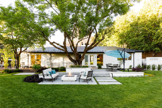 Yard of the Week: Outdoor Rooms With a Golf Course View