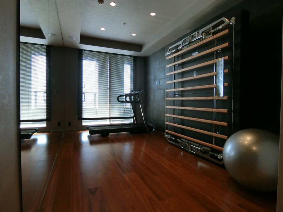 ﾌﾟﾗｲﾍﾞｰﾄｼﾞﾑ - Modern - Home Gym - Tokyo - by 一級建築士事務所 遊設計室【YU PLANNING ...