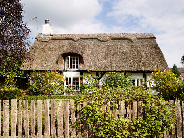 10 Cozy Country Cottages From Around the World