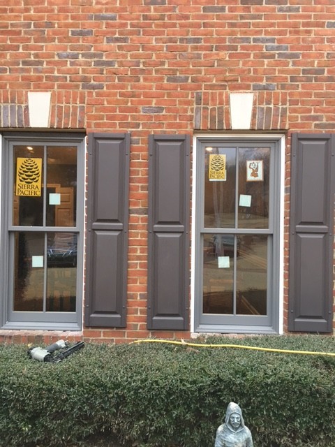 Painted brick with stone key above windows | Houzz Forum