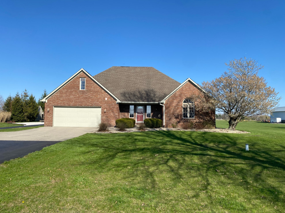 Designers- what color windows would you put on this house? | Houzz Forum