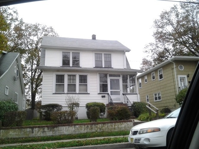 Need help fixing up the front of my new home..