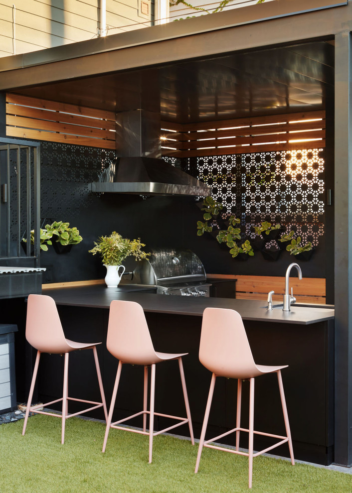 Logan Square Backyard Patio, Pergola & Outdoor Kitchen - Modern - Patio ...