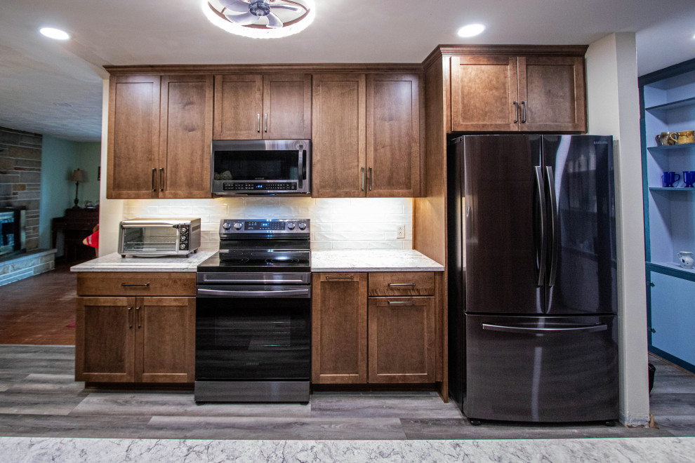 French Roast Kitchen Cabinetry with Eternia Quartz Countertop ...