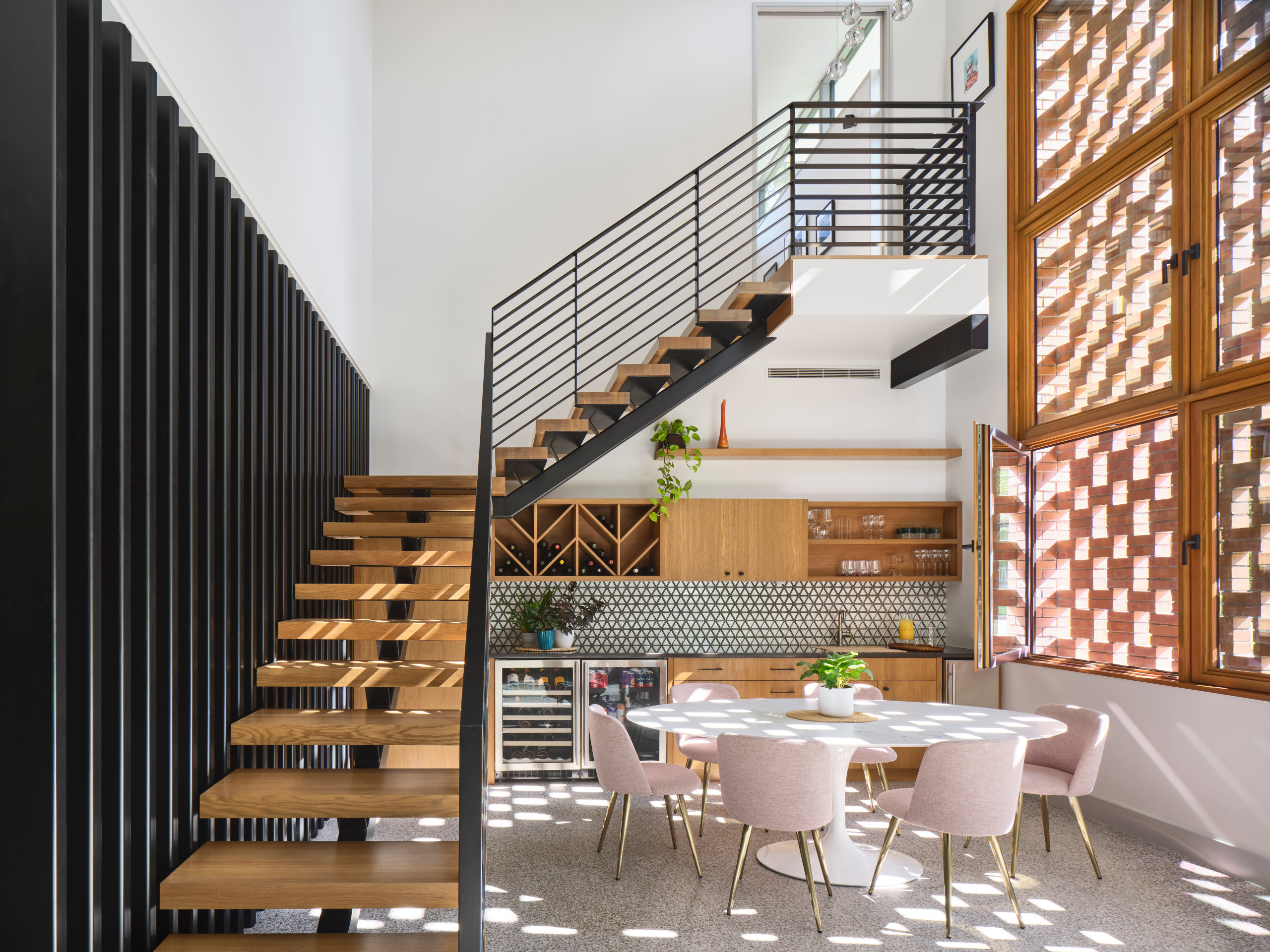 25 Home Bars Stashed Under the Stairs