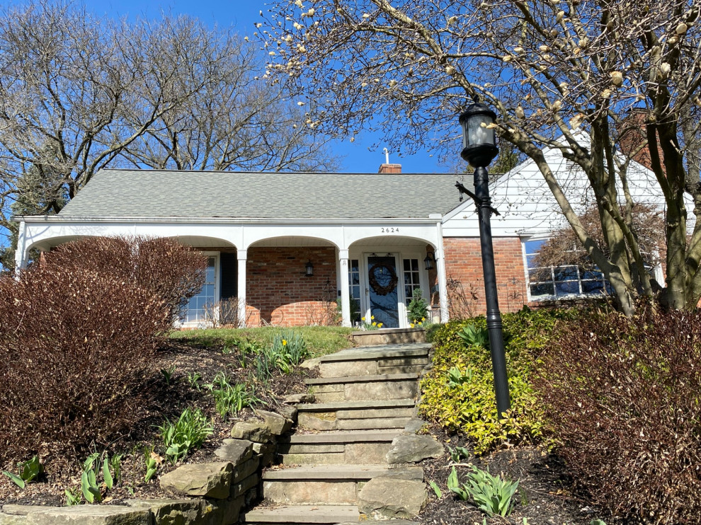 arches on front porch- essential to keep?