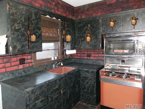 Phoshop: Ugly + Ugly = Ugly Kitchen