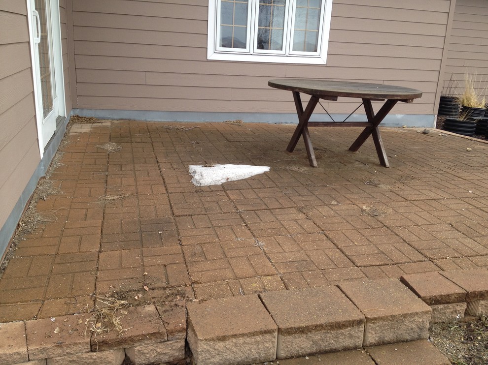Inexpensive ideas to change our patio to a simple and useful space.