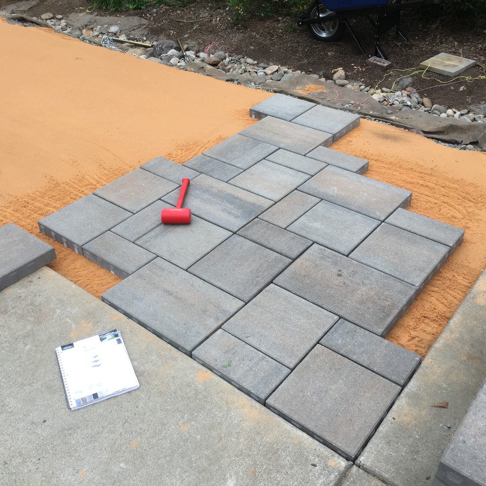Pool Patio Extension (Techo-Bloc BLU-60 Pavers) - Contemporary ...