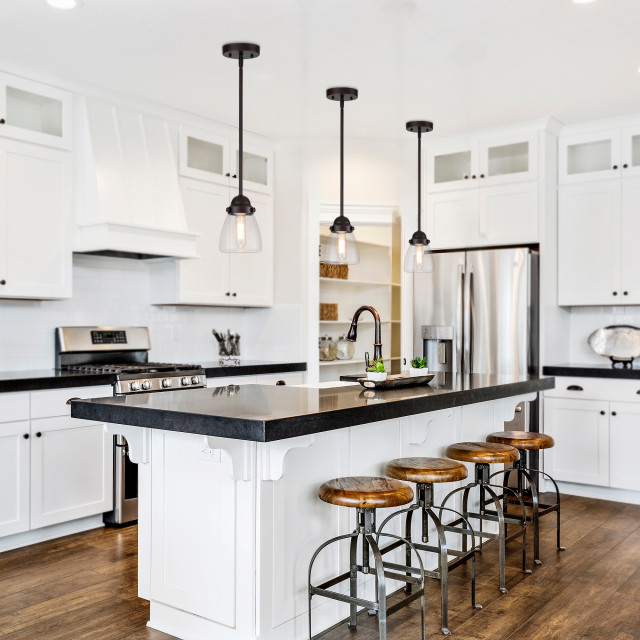 Yellowstone 1-Light Oil Rubbed Bronze Pendant With Seeded Glass Shade ...