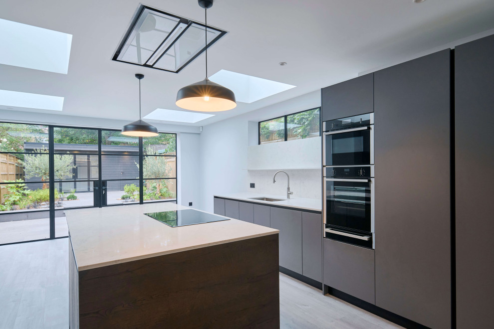 Grey Handleless Kitchen in Kew - Modern - Kitchen - London - by Ray ...