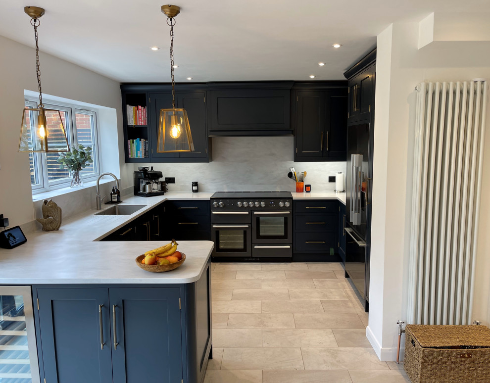 Breakfast bar kitchen by John Ladbury - Modern - Kitchen ...