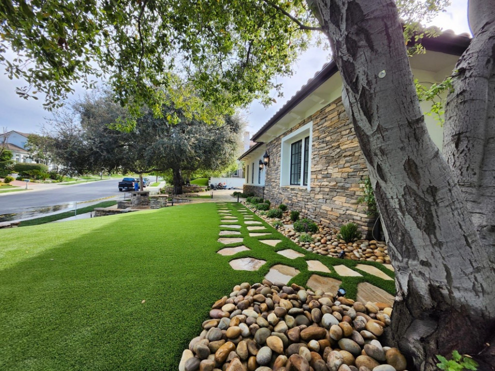 Calabasas Estate Front Yard with Natural Stone Pathway & Evergreen Turf ...