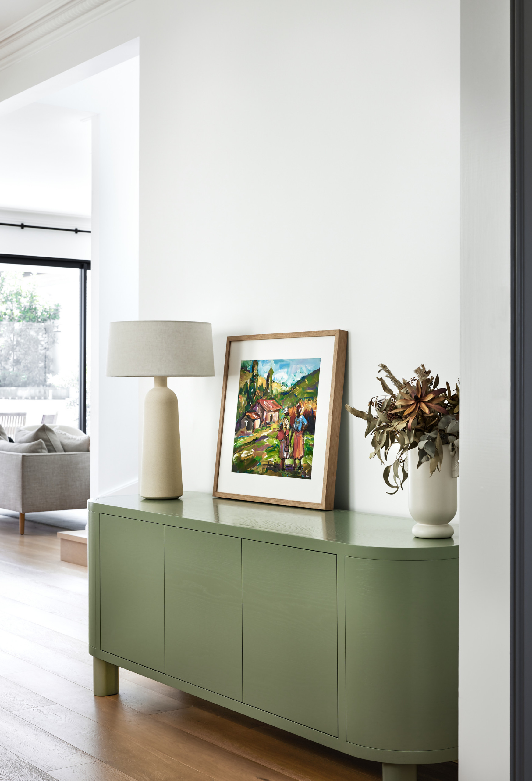 Houzz Tour: A Dark, Chilly Home Made Warm and Inviting | Houzz IE