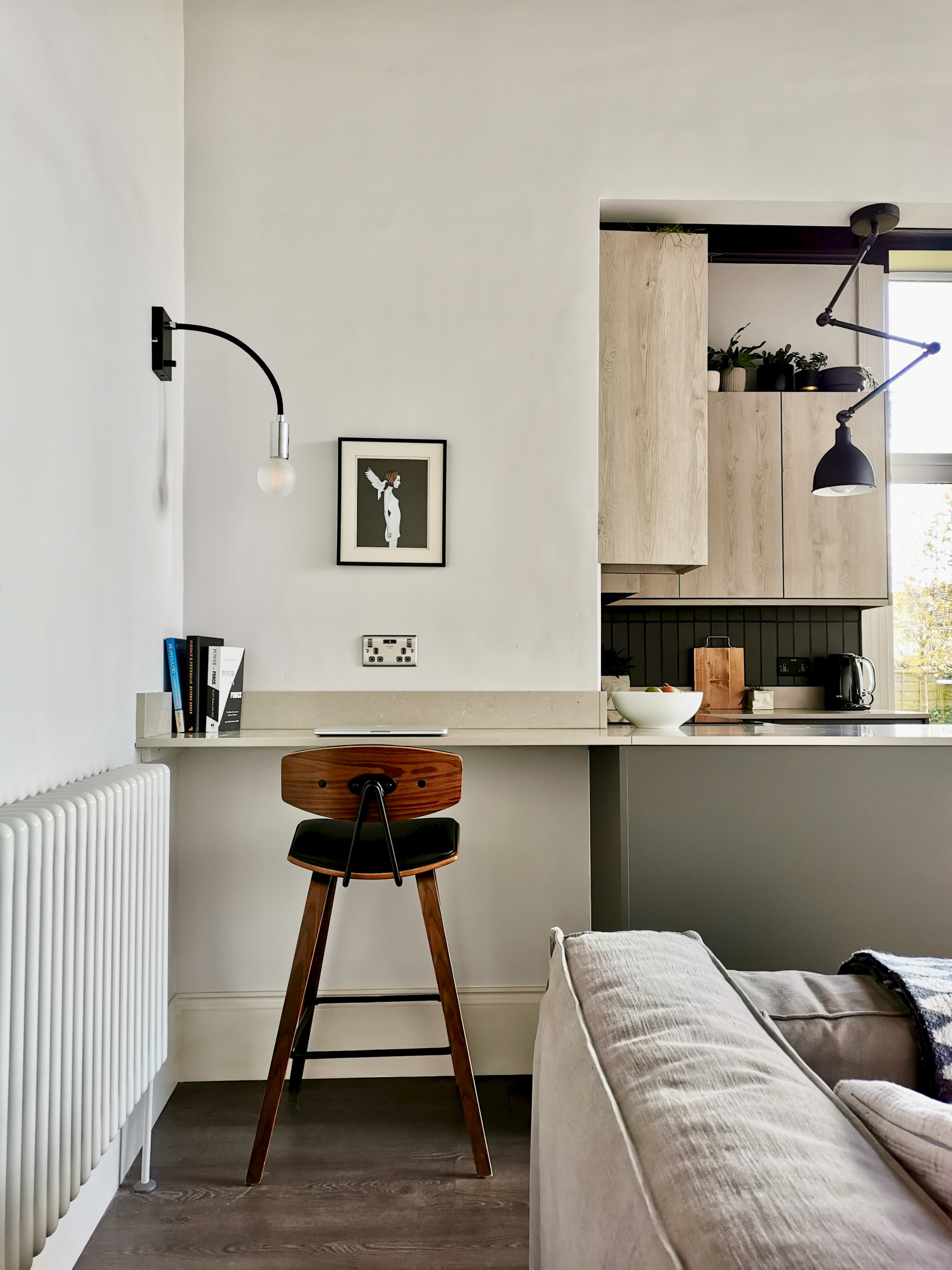 8 Ideas for Squeezing in a Work-from-home Area | Houzz UK