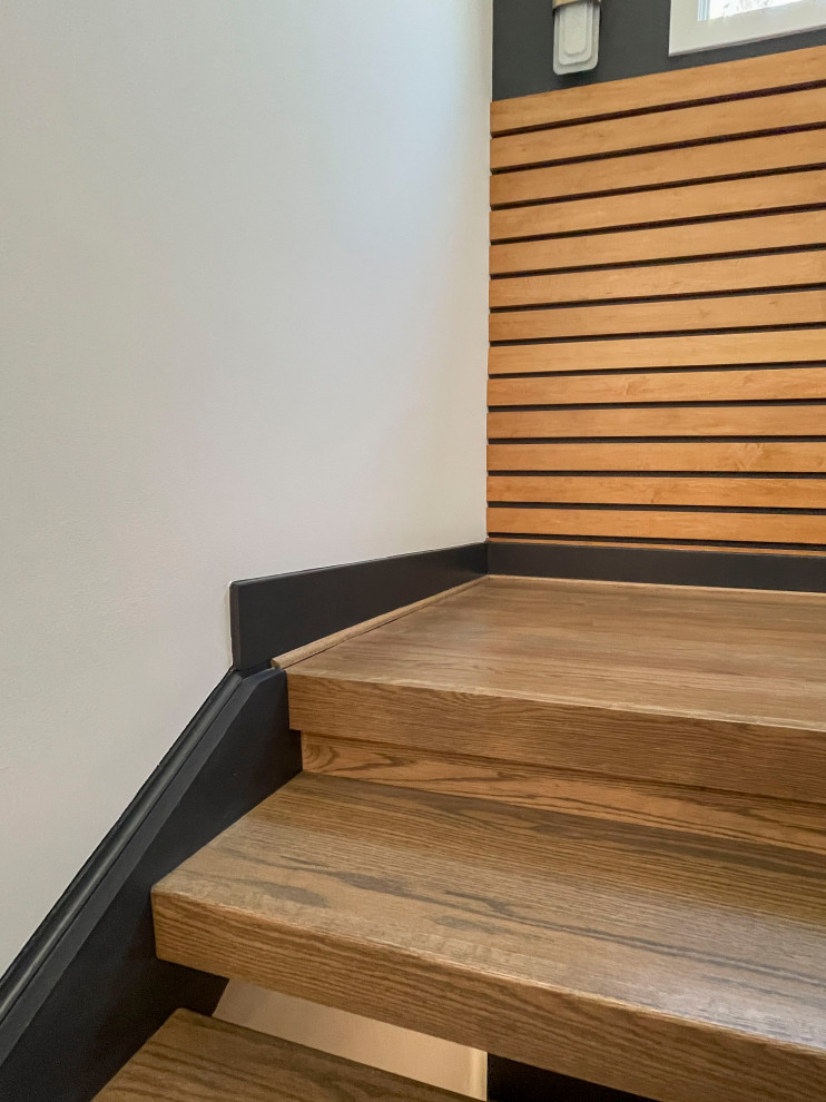 113_Floating Straight- Stringers with No Risers in Contemporary Home ...