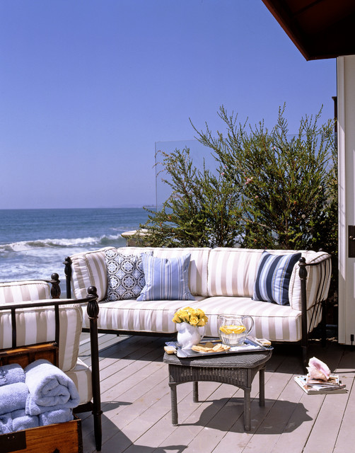 How to Screen a Seaside Garden From the Wind