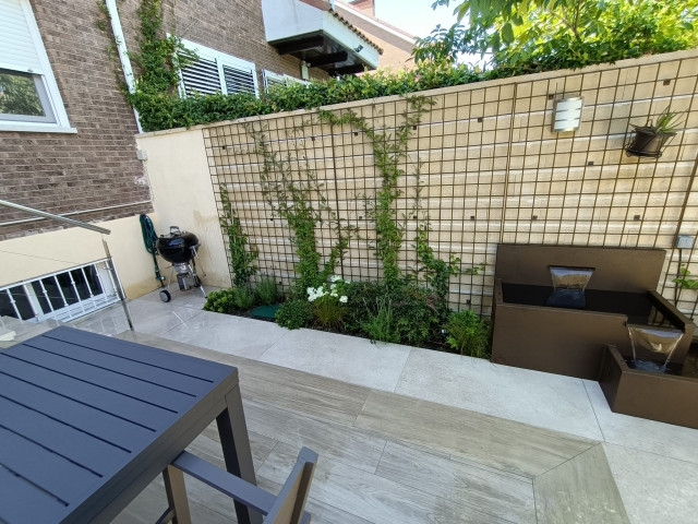 Cómo transformar un patio de 50m2 en un vergel - Moderno - Patio ...